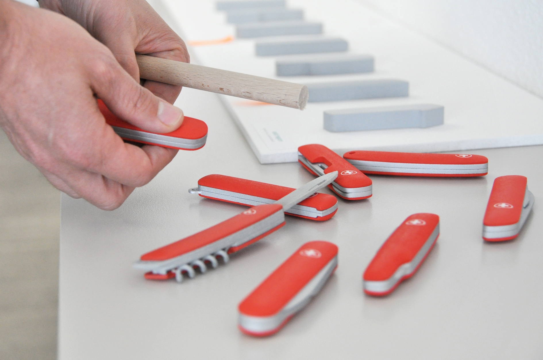 SWIZA /// SWISS KNIFE - estragon Swiss Design, Schweizer Design